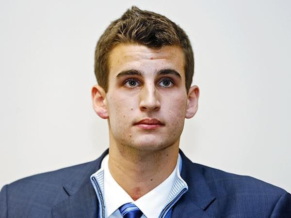 Conheça a história de quatro pessoas que estavam na lugar errado e na ...