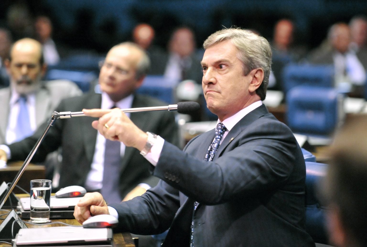 Quem é Fernando Collor o presidente que sofreu impeachment? O que ele ...