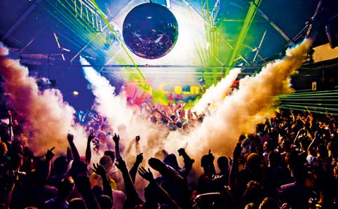 7 coisas que os viciados em balada passam todo final de semana – Fatos ...