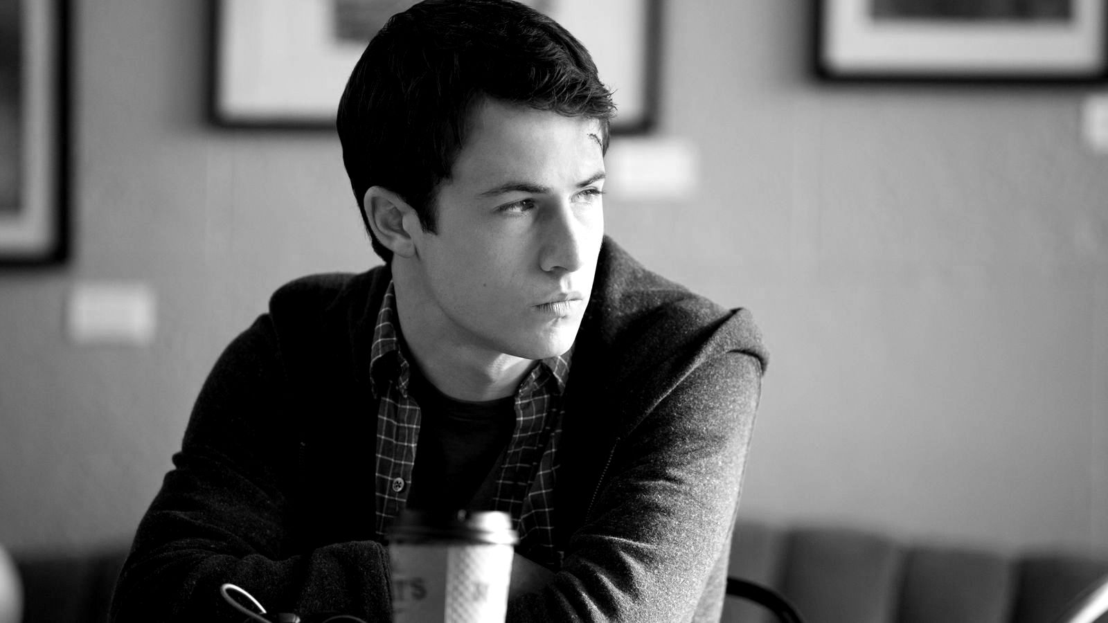 Dylan Minnette fala sobre interesse amoroso de Clay na segunda ...