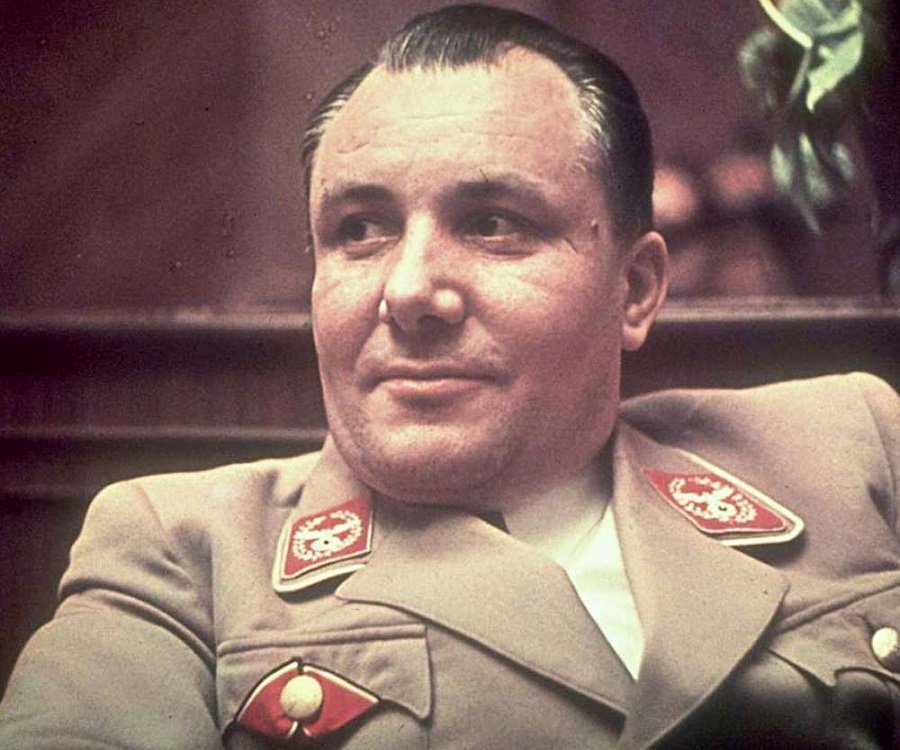7 nazistas famosos que cometeram suicídio com cianureto – Fatos ...