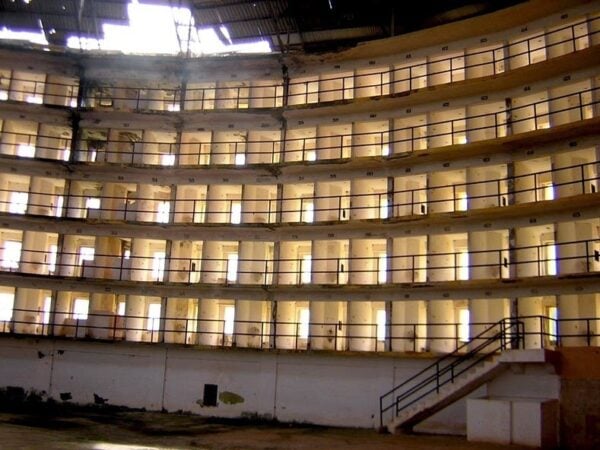 12 imagens que mostram o assustador presídio onde ficou Fidel Castro ...