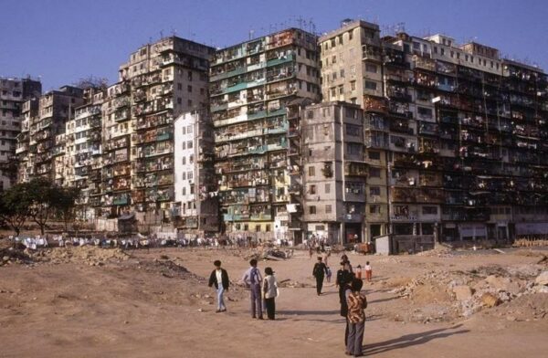 A assustadora favela vertical de Hong Kong – Fatos Desconhecidos