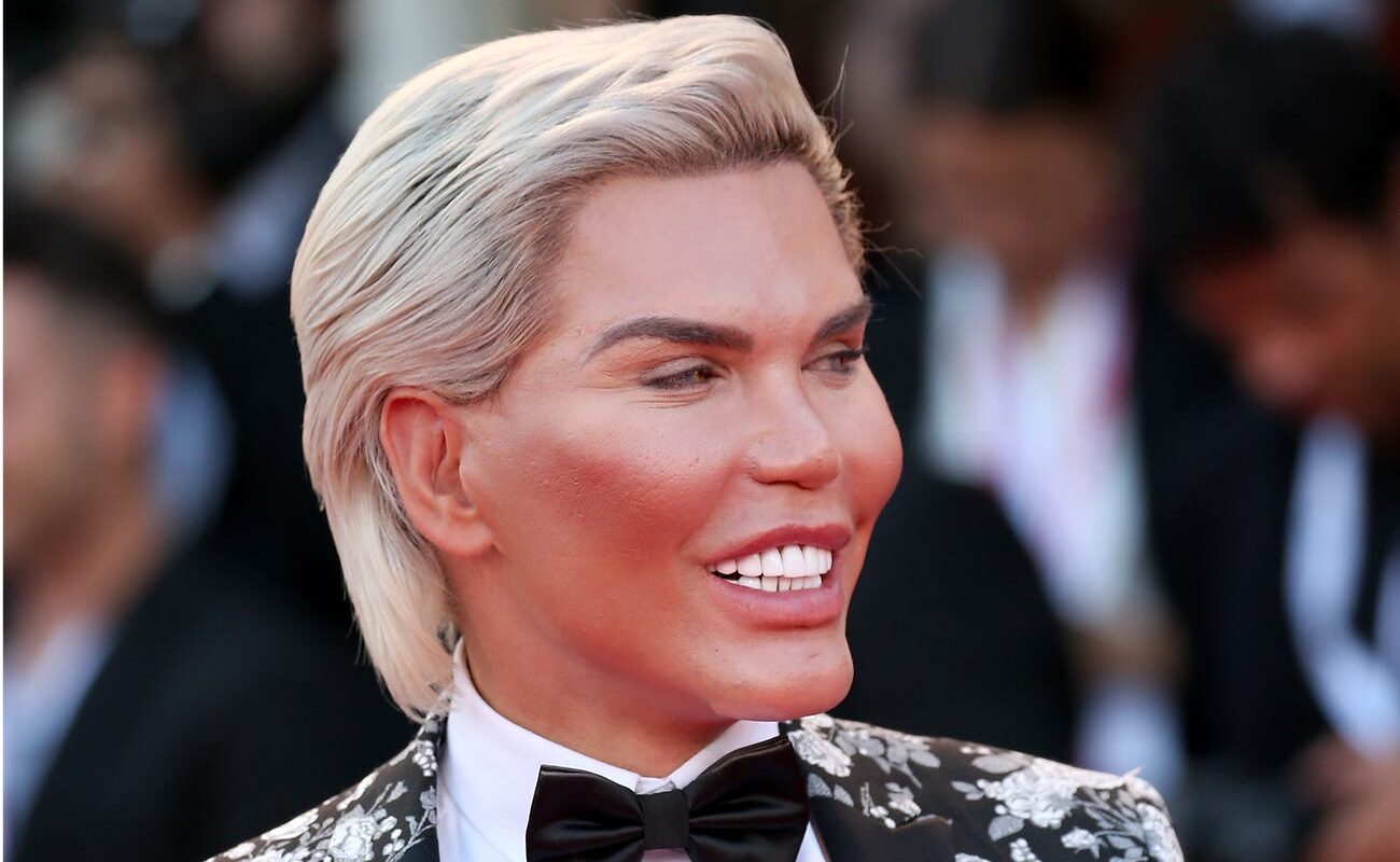 ''Ken Humano'' gastou mais de 3 milhões de reais e fez 72 cirurgias – Fatos Desconhecidos