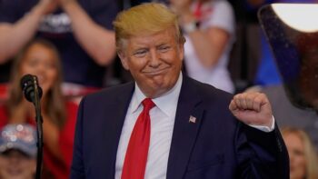 Por que o Donald Trump tem a pele laranja? – Fatos Desconhecidos