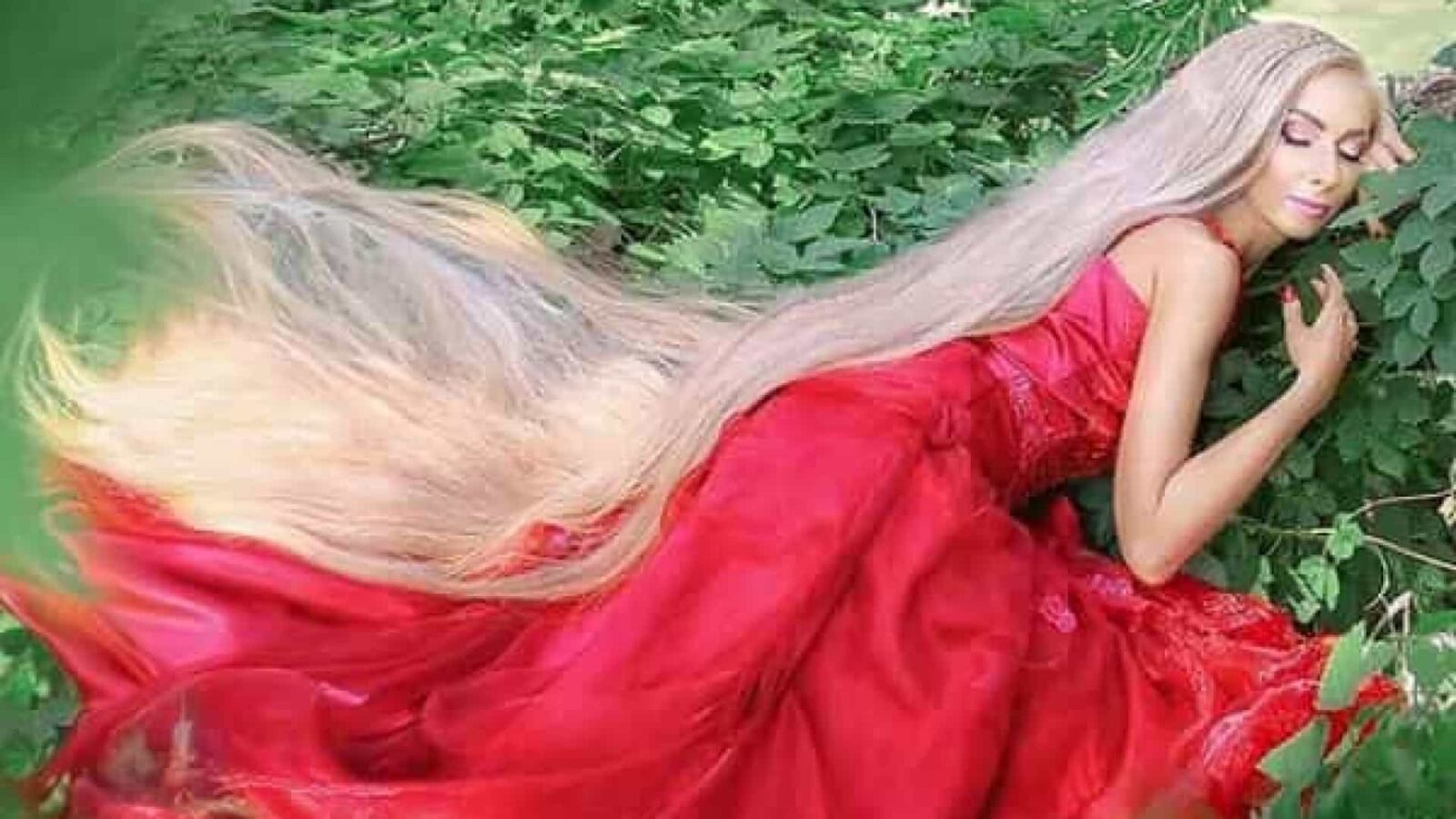 Conheça a Rapunzel humana, a mulher que não corta os cabelos há mais de ...