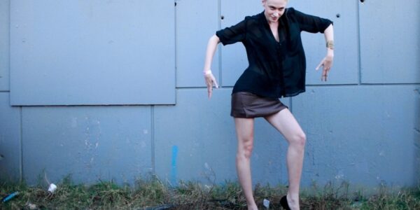 10 poses mais estranhas feitas por modelos – Fatos Desconhecidos