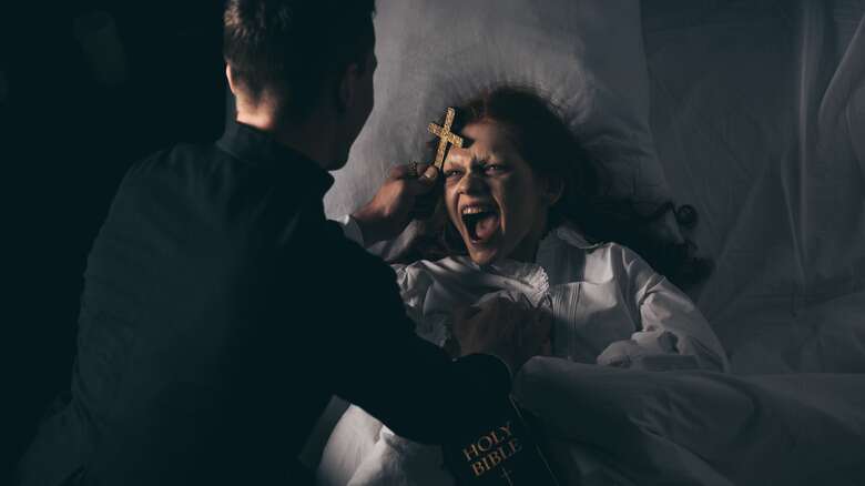 Exorcismo: saiba como funciona o ritual – Fatos Desconhecidos