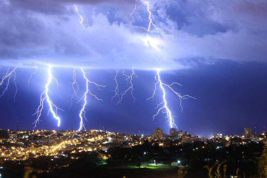 Relâmpago de 768 km de comprimento é o mais longo do mundo – Fatos ...