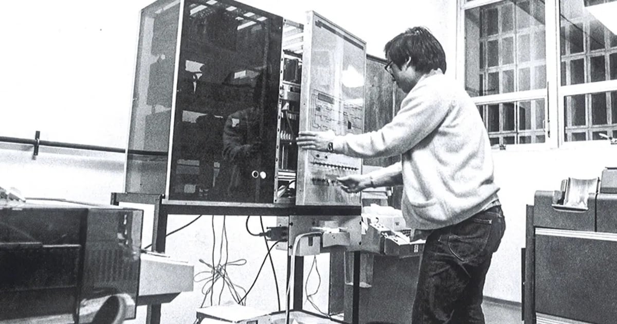 Como funcionava o primeiro computador brasileiro criado há 50 anos