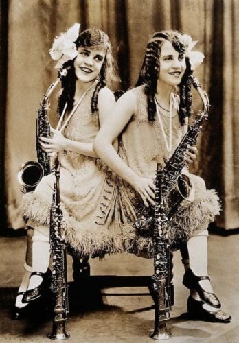 Conheça as gêmeas siamesas influencers com mais de 3 milhões de seguidores