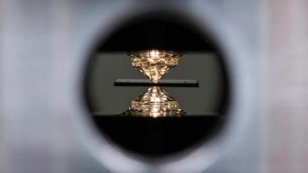 Novo material supercondutor pode revolucionar rede elétrica