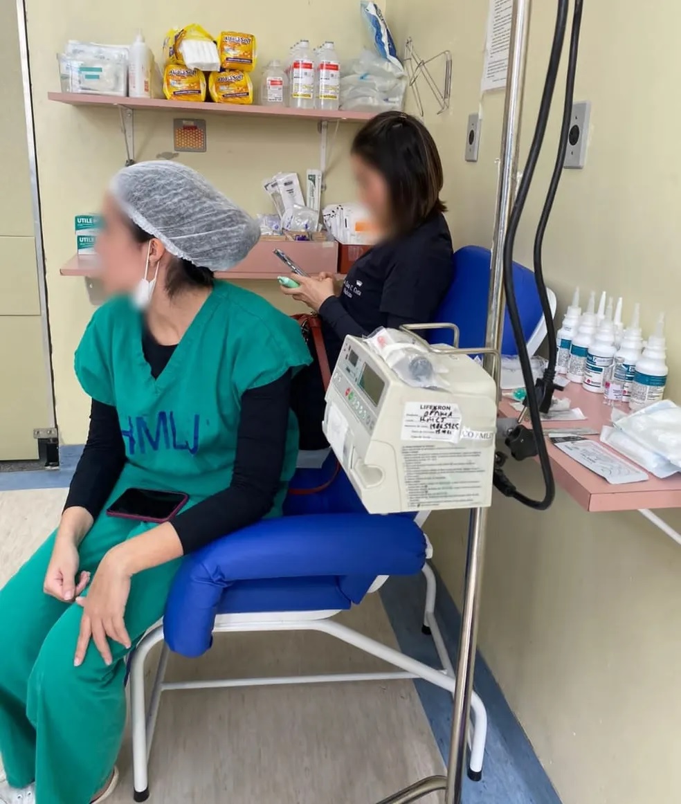 RJ: Estudante de medicina é fotografada com vape em hospital e é desligada