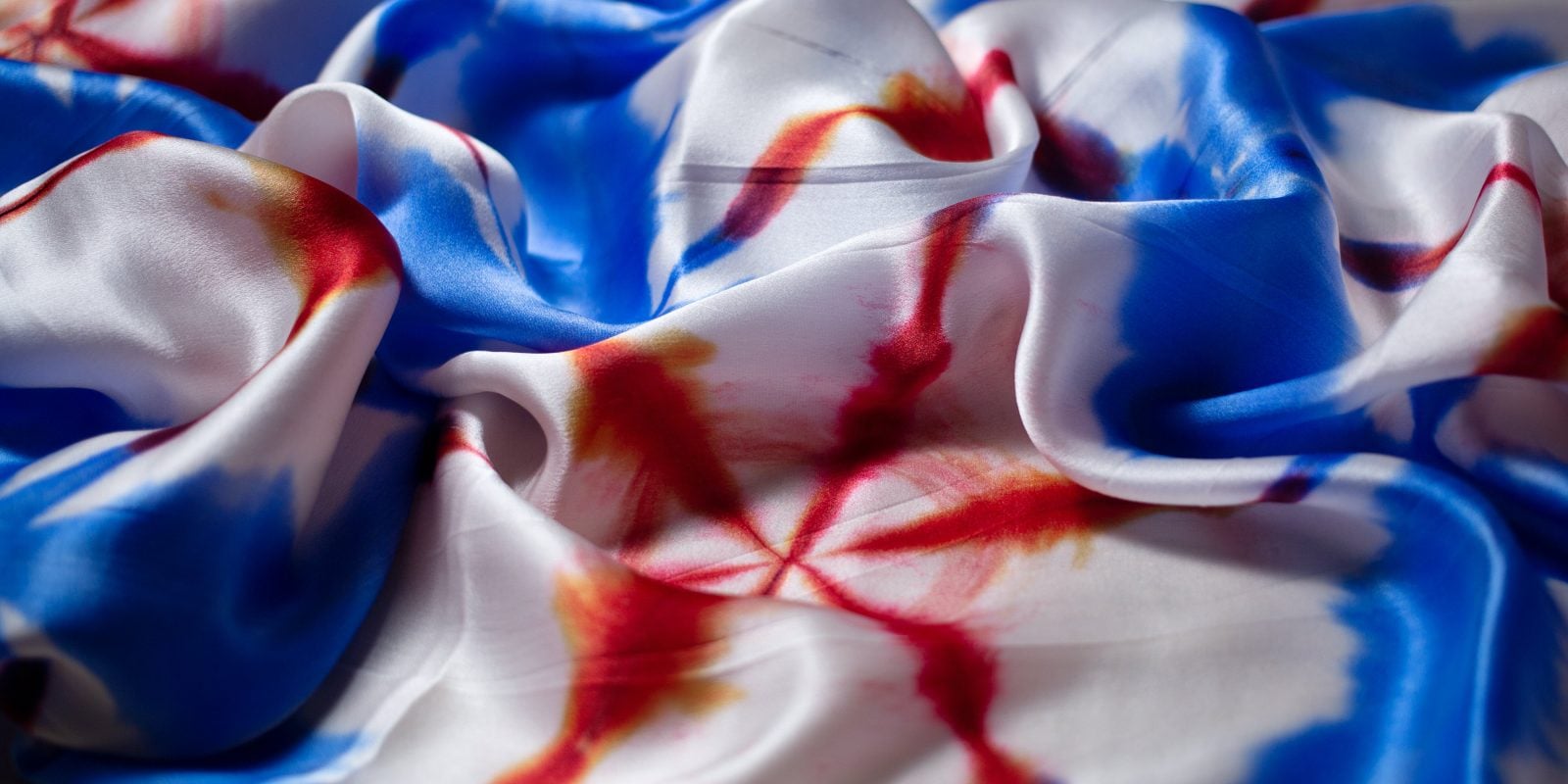 Entenda o processo e o dilema da produção da seda