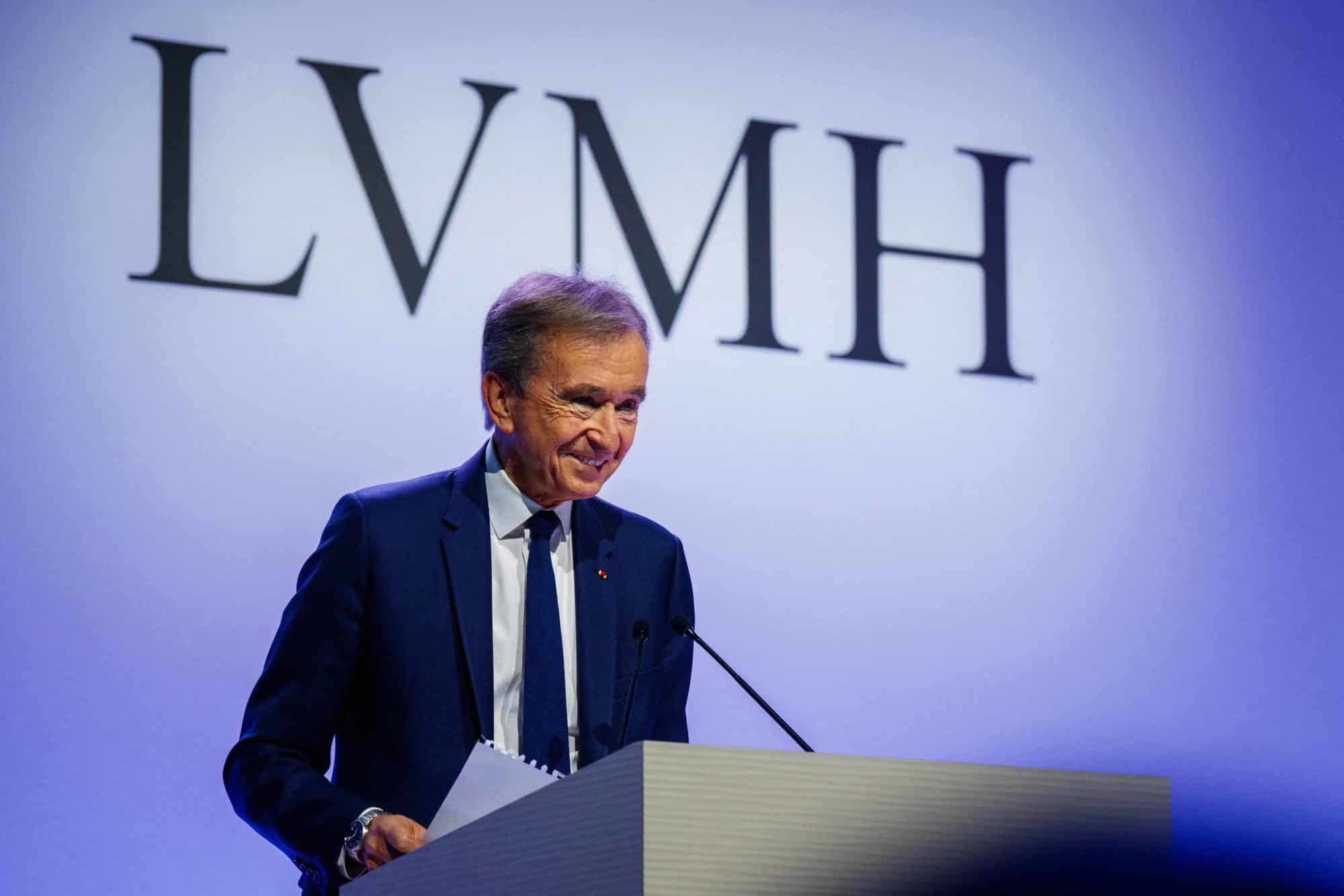 Bilionário francês ameaça transferir LVMH da França para EUA devido a ...